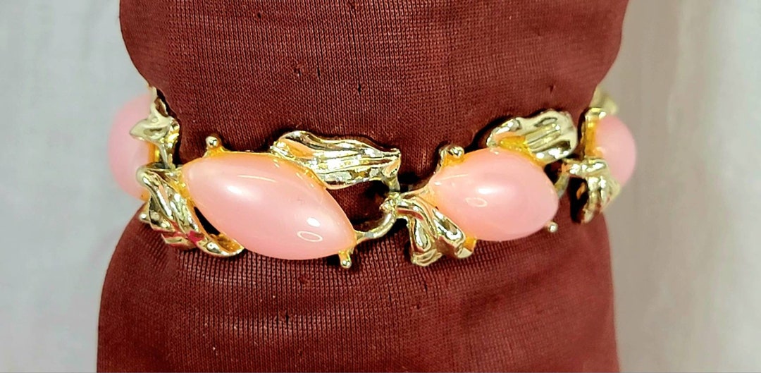 Vintage Thermoset Link Bracelet Pink Ovals With Gold Tone Links and ...