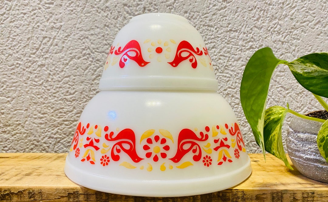 Vintage PYREX FRIENDSHIP Pattern Mixing Bowls, Limited Edition Red ...