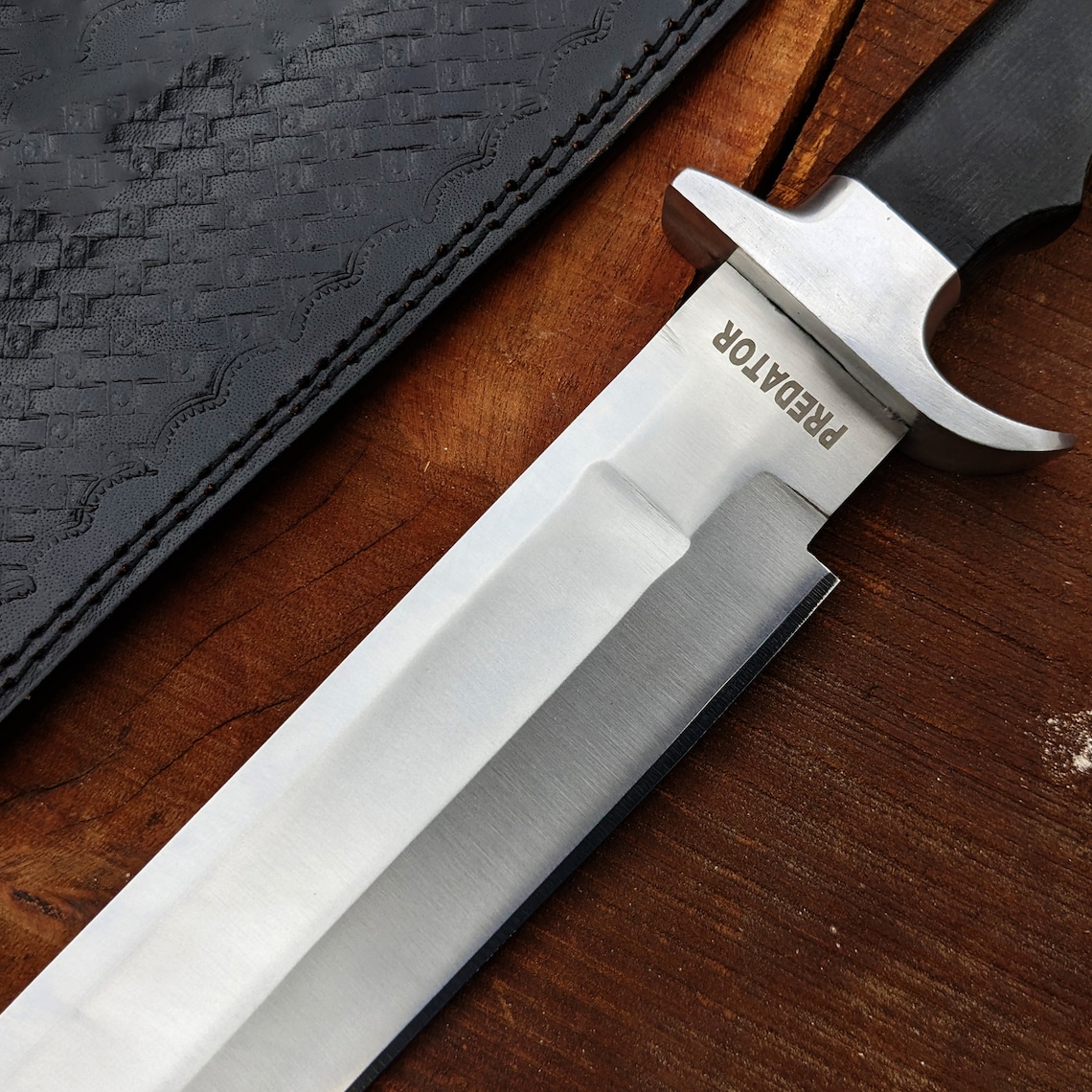 Predator Bowie Knife: Handmade 5160 Spring Steel Predator Replica ...
