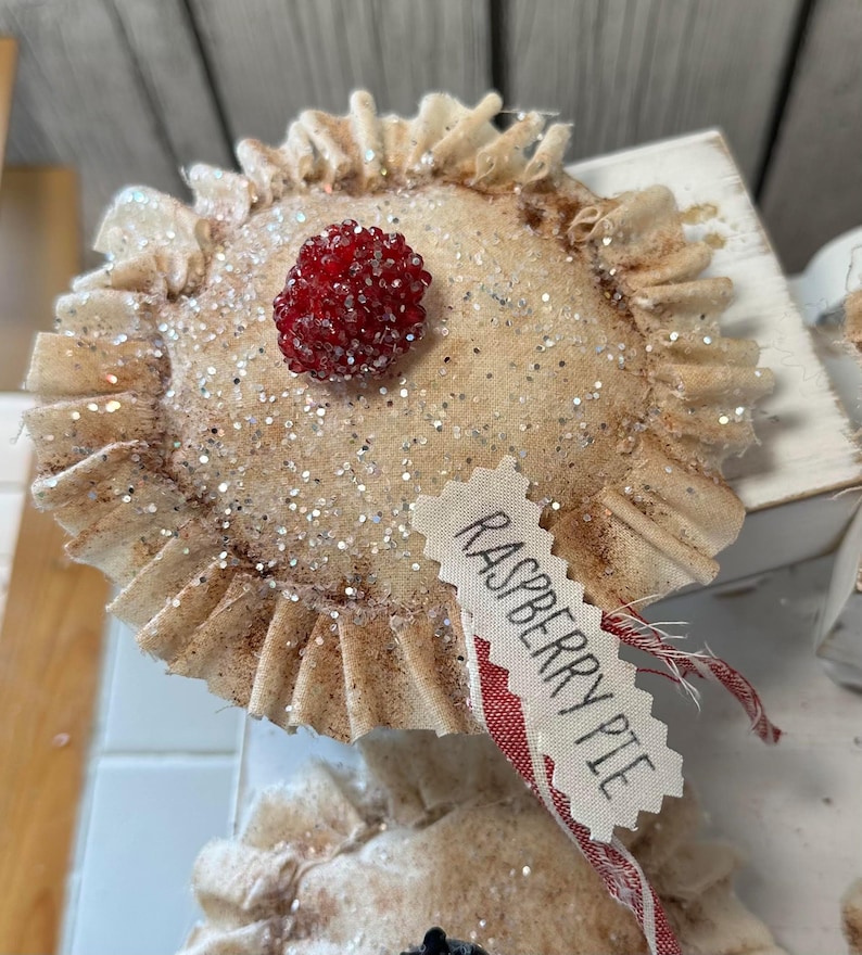 Primitive Mini Pie, Grungy Small Pies, , Blueberry , Blackberry , Mini ...