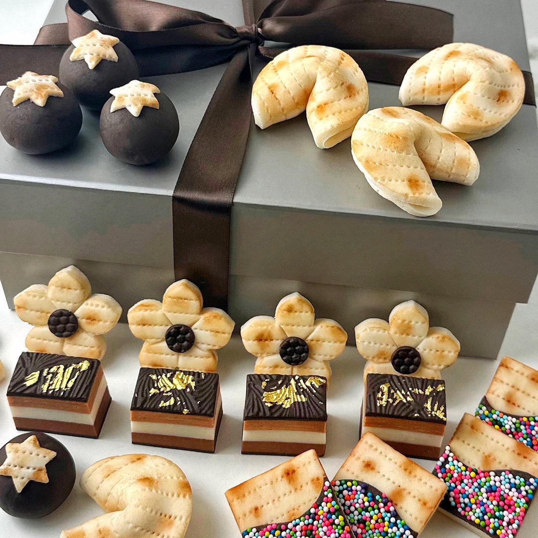 Passover Elegant Marzipan Gift Box > Seder Hostess Gift, Dinner Decor ...