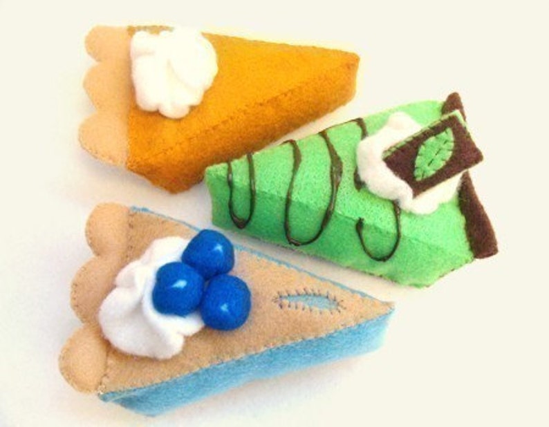 Blue Ribbon PIES - PDF Felt Food Pattern (cherry, Grasshopper, Lemon ...