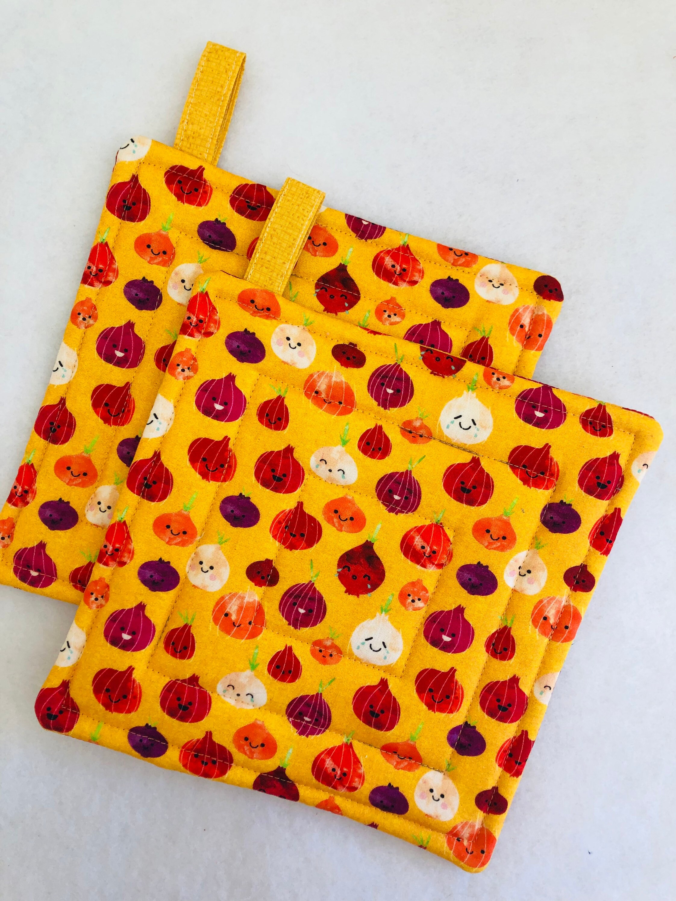 Pot Holders Large & Thick 2 Smiling Onions Quilted Cotton Potholders ...