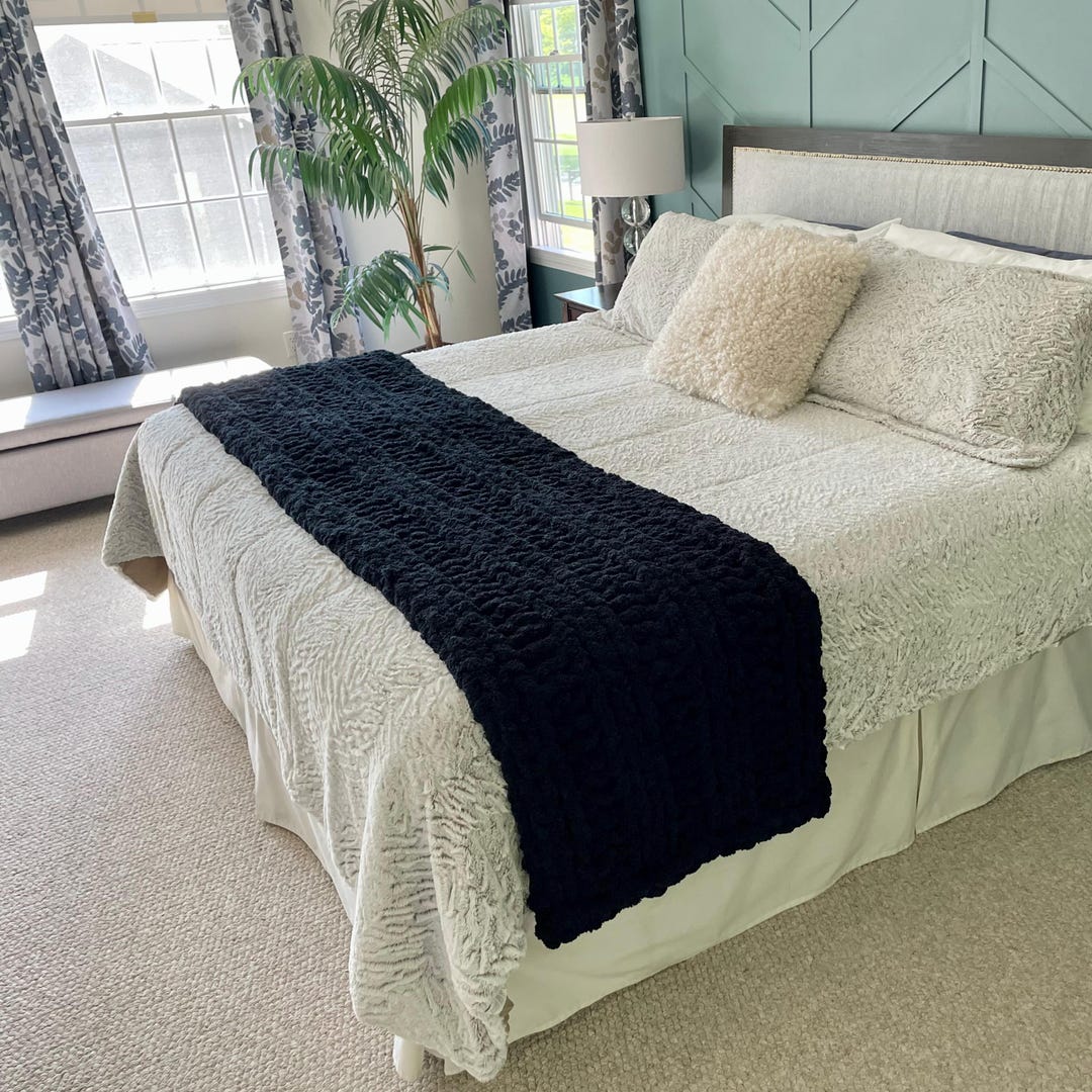 Black Bed Runner: Chunky Knit Bed Scarf - Handmade - Etsy