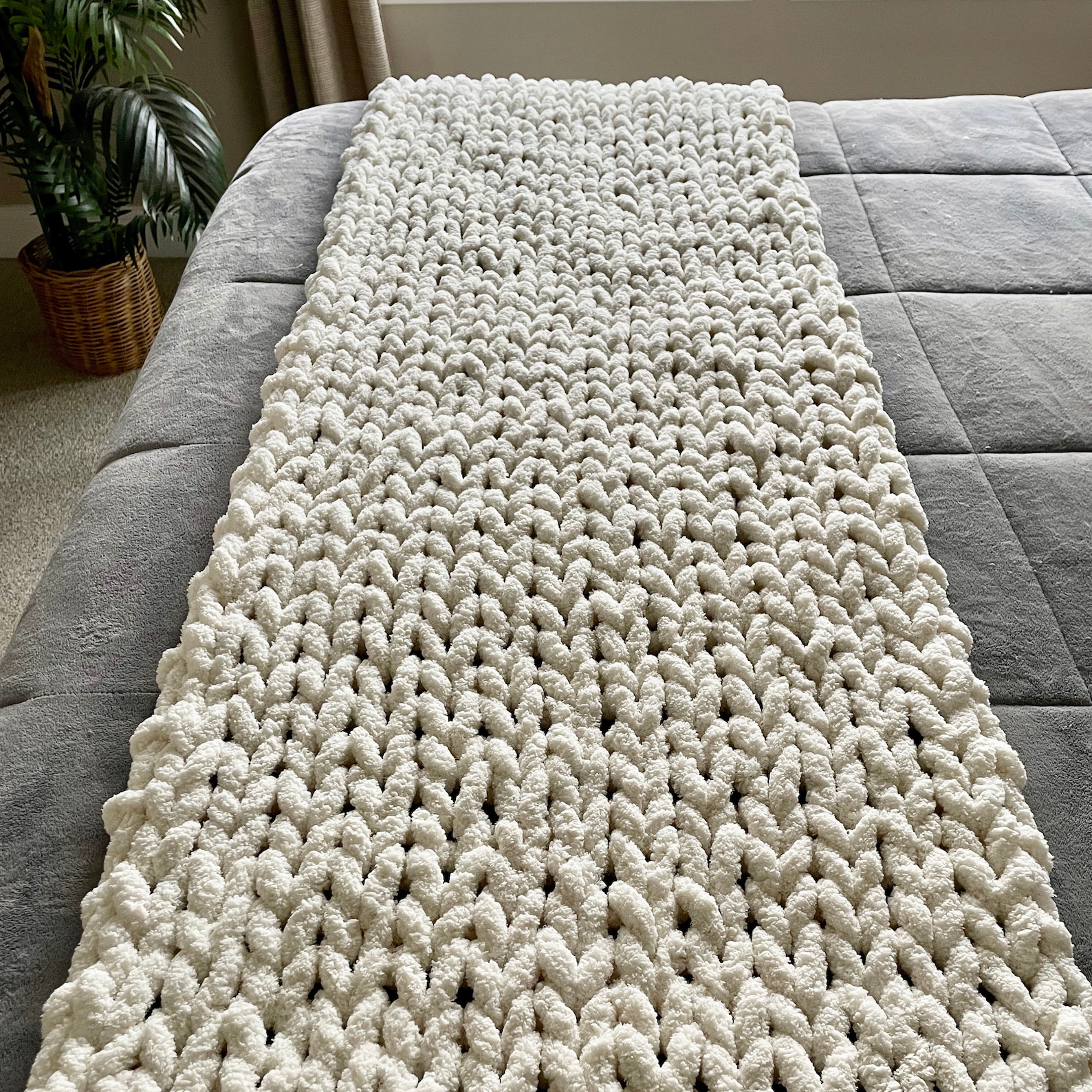 Bed Runner: Handmade Chenille Bed Scarf - Chunky Knit Bed Runner - Etsy