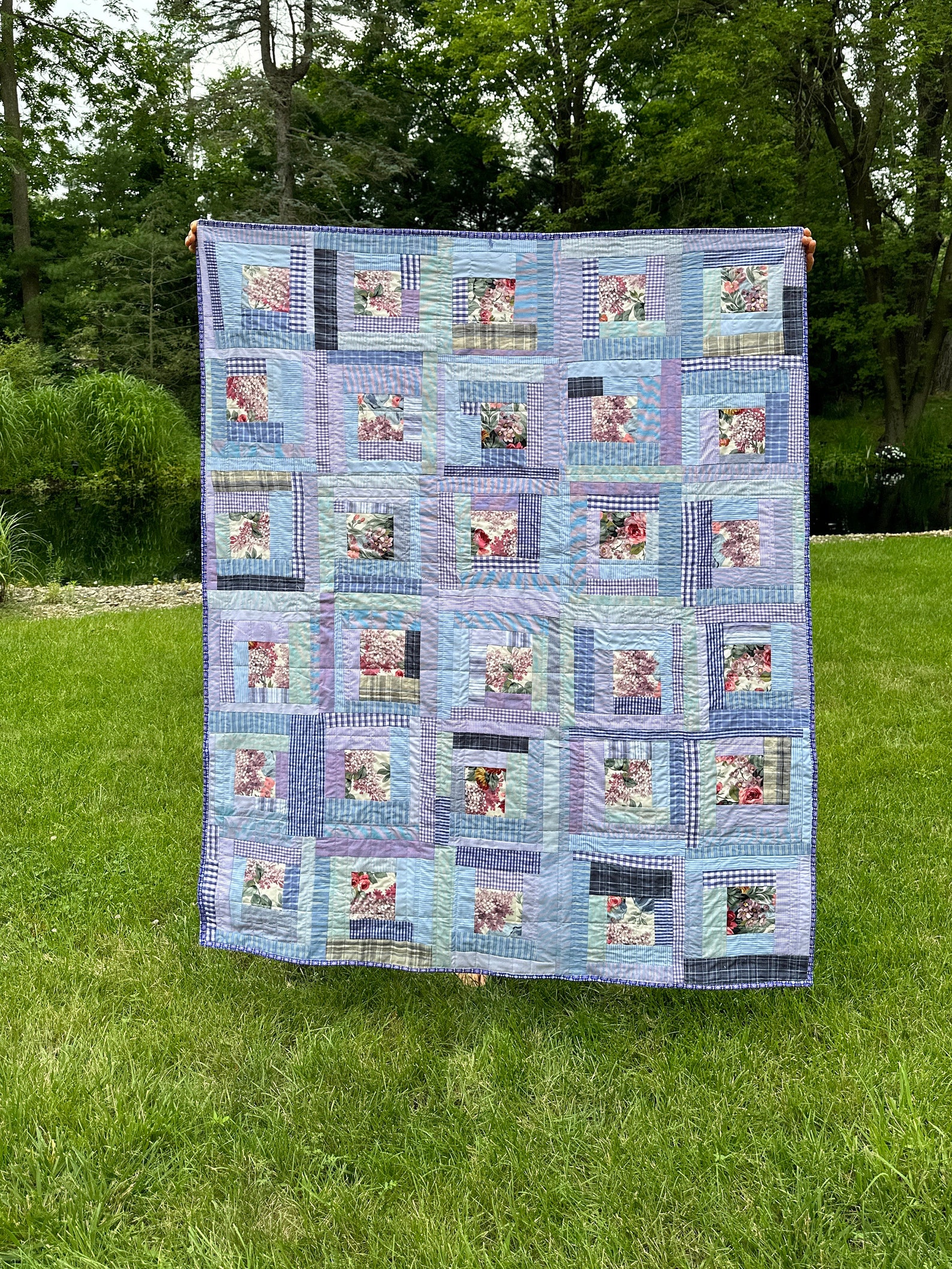 Modern Quilt around the Lilac Block Quilt Ready to Ship - Etsy