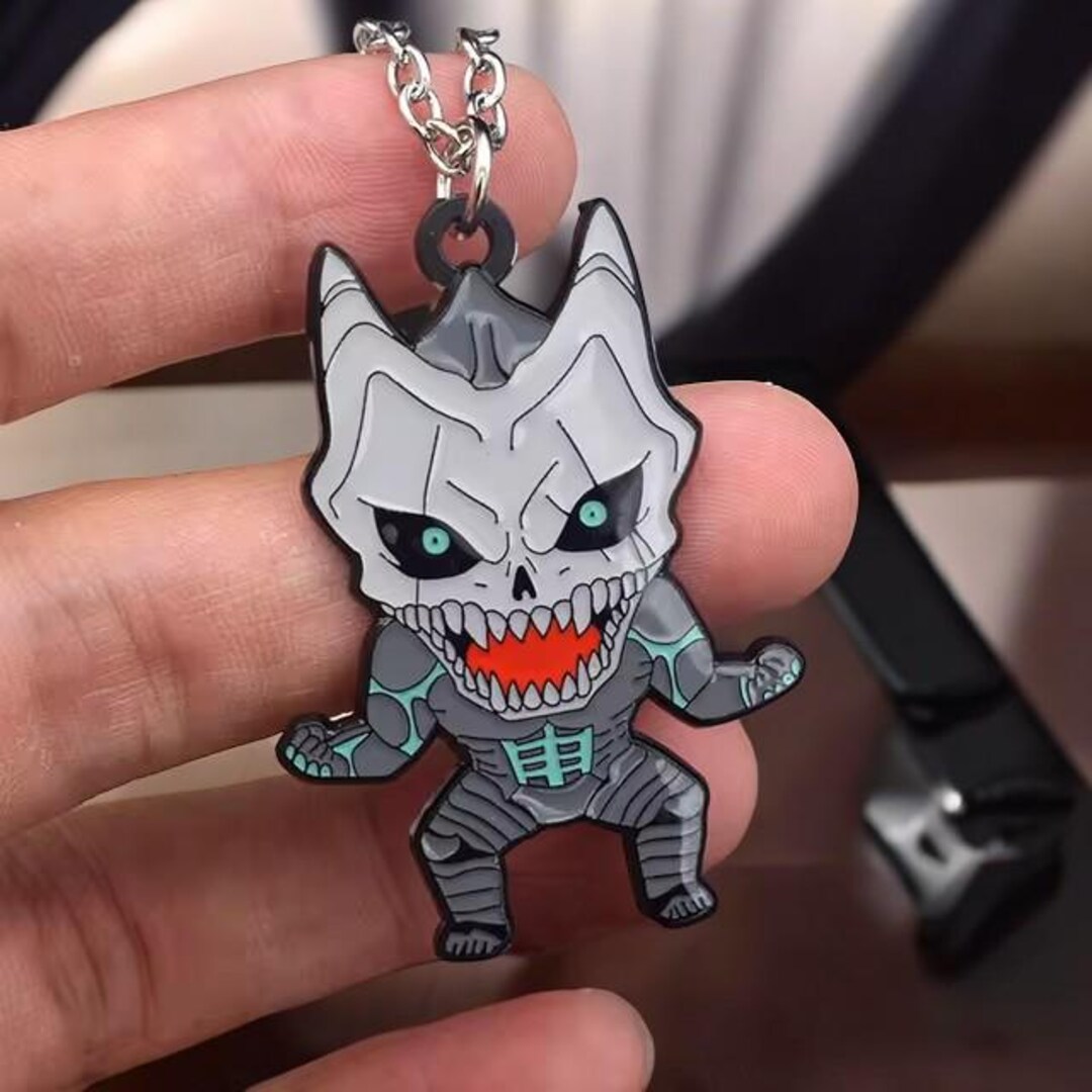 Cute Alien Skull Keychain K.aij.u No 8 Adorable Alien Skeleton Charm ...