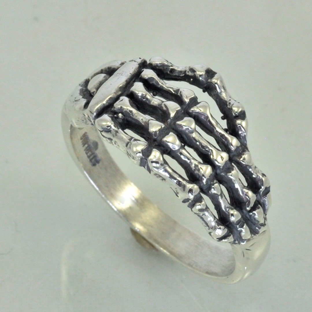 Large Silver Skeleton Hand Ring - Etsy