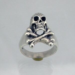SS Skull and Bones Ring - Etsy