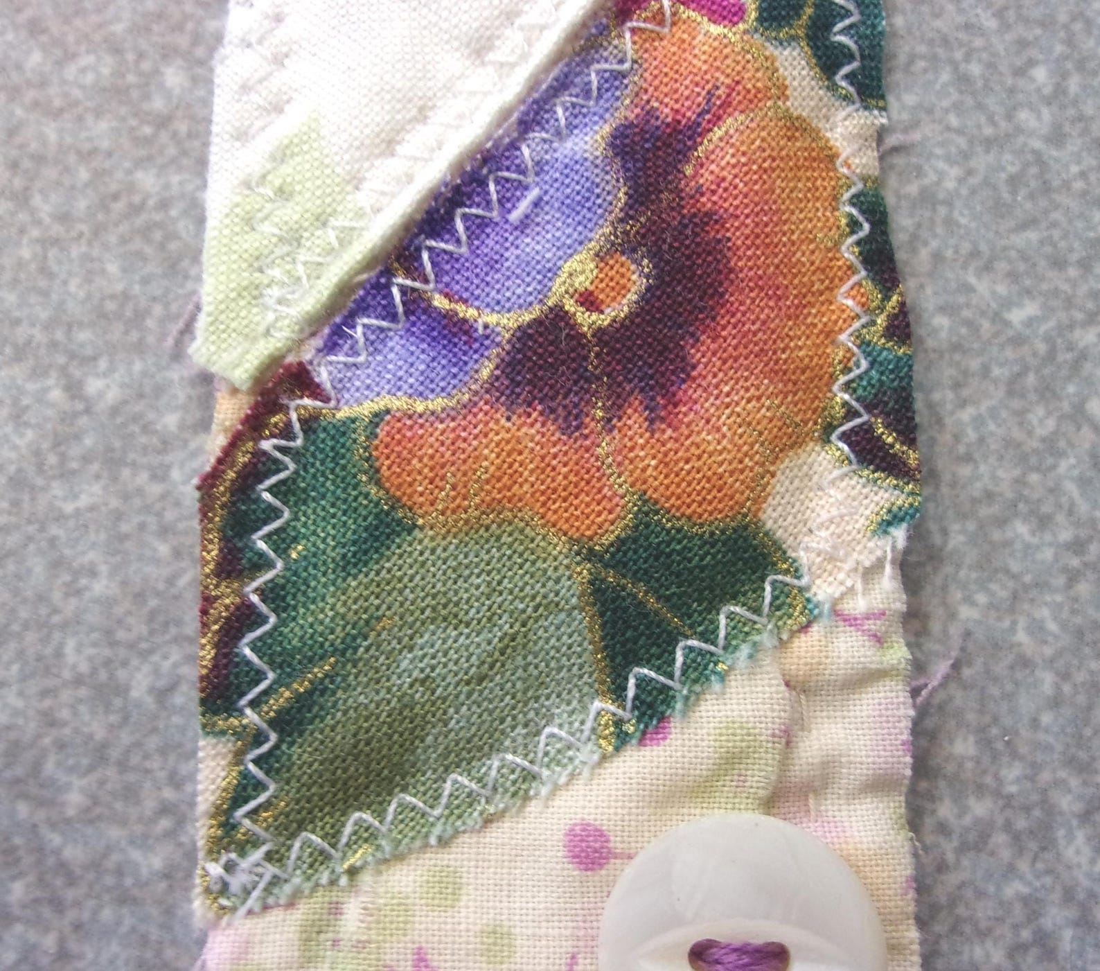 Vintage Quilt Snippet Roll – Lace, Feedsack Fabric & MOP Buttons - #9 ...