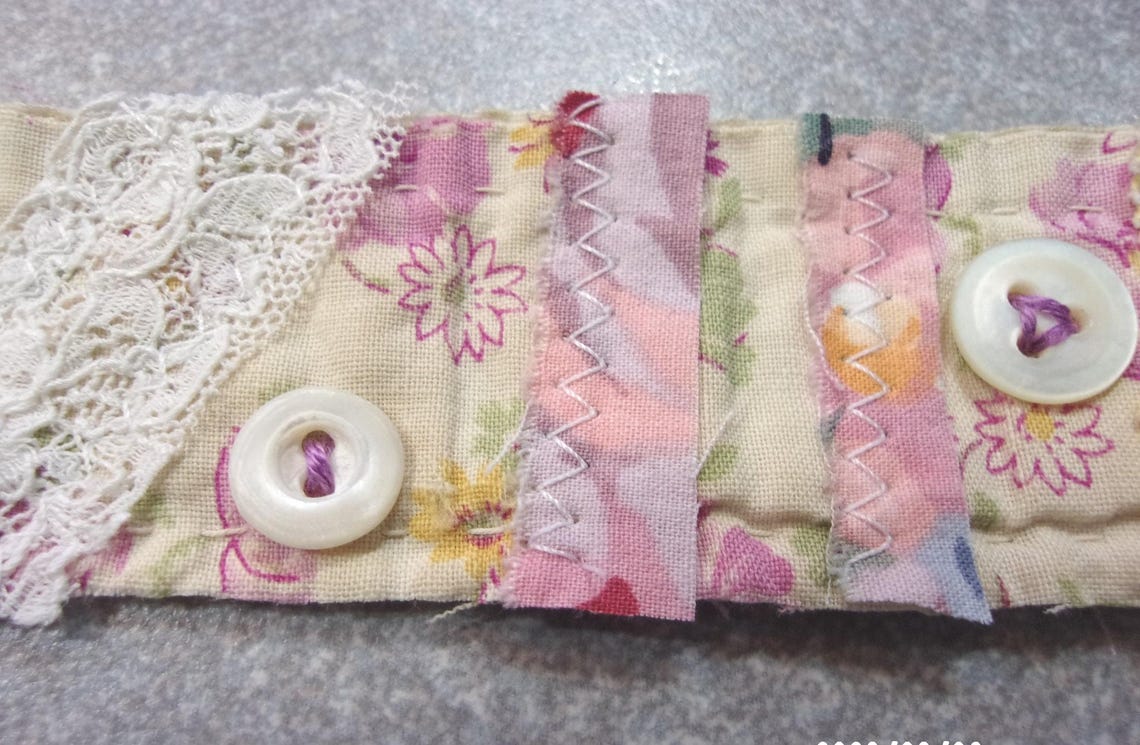 Vintage Snippet Roll – Lace, MOP Buttons, Quilt Fragment - #3 - Etsy