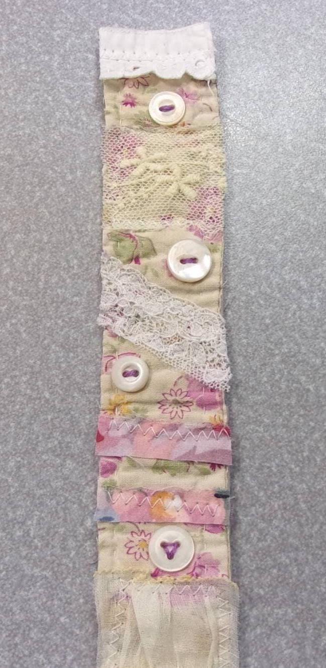 Vintage Snippet Roll – Lace, MOP Buttons, Quilt Fragment - #3 - Etsy