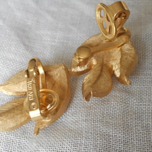 Vintage Crown Trifari Signed Matte Gold Metal Leaf Costume Clothing ...