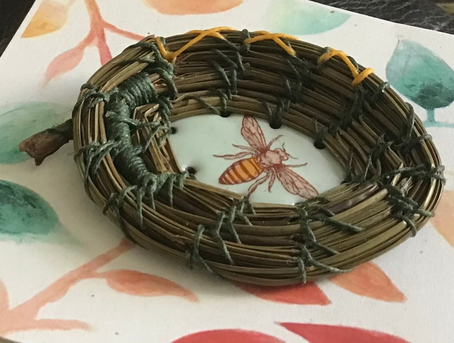 2 3/4” Realistic Leaf Shape Pine Needle Enamel Wasp Insect Bug Janet ...