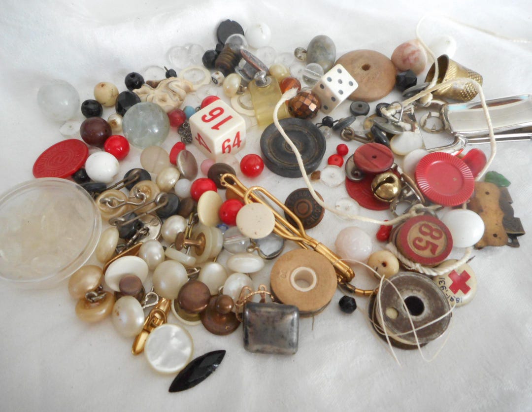 Sort Mix Lot 7.3oz Vintage Sewing Supply Thread Bobbins Beads Dice ...