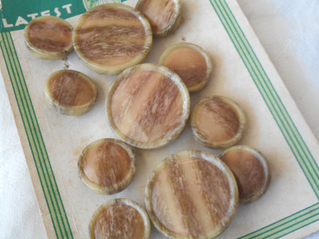 Set/ 11 VINTAGE Faux Wood Grain Celluloid 5/8" & 1" Costume Clothing ...