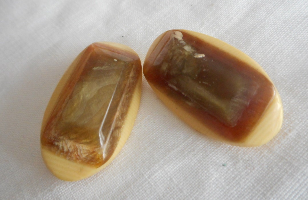 Set/2 VINTAGE 1 3/8" Layer Oval Cream Brown Celluloid Plastic Clothing ...