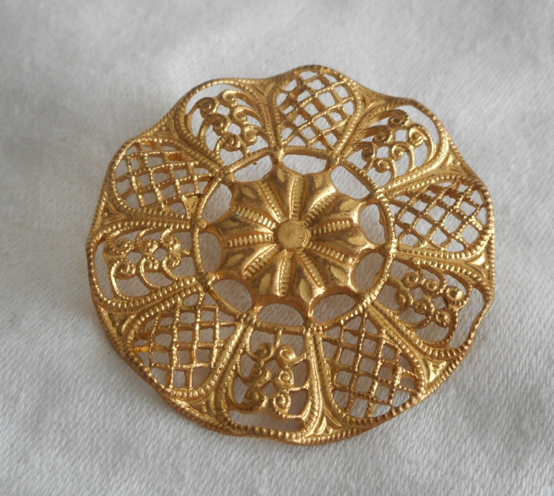 1 3/8 Vintage Pierced Gold Metal Floral Flower Ruffle Button - Etsy