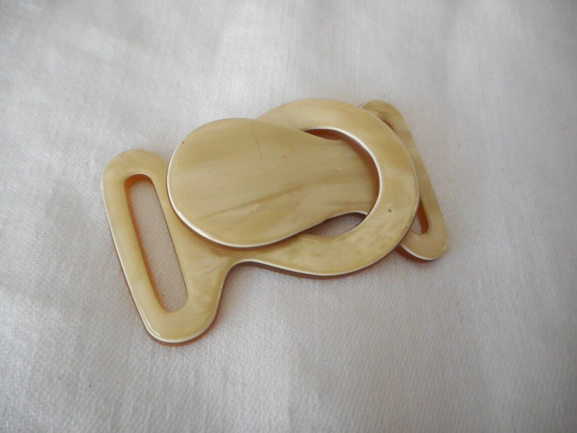 3 1/8 VINTAGE Cream on Butterscotch Layer Celluloid - Etsy