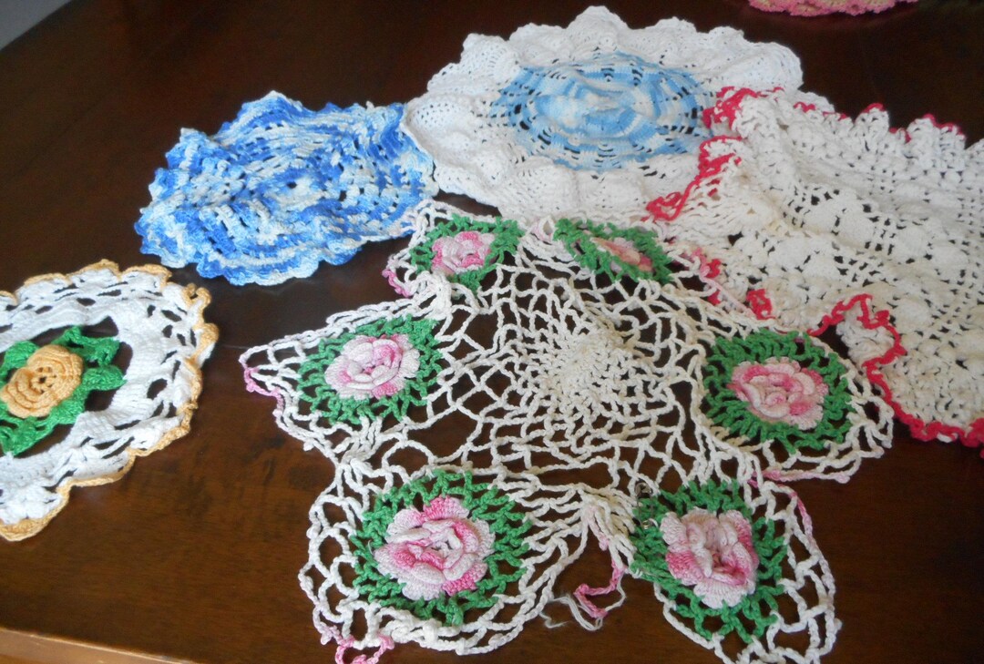 Lot/ 5 VINTAGE Crochet Thread Doilies Home Living Decor Table Linen ...