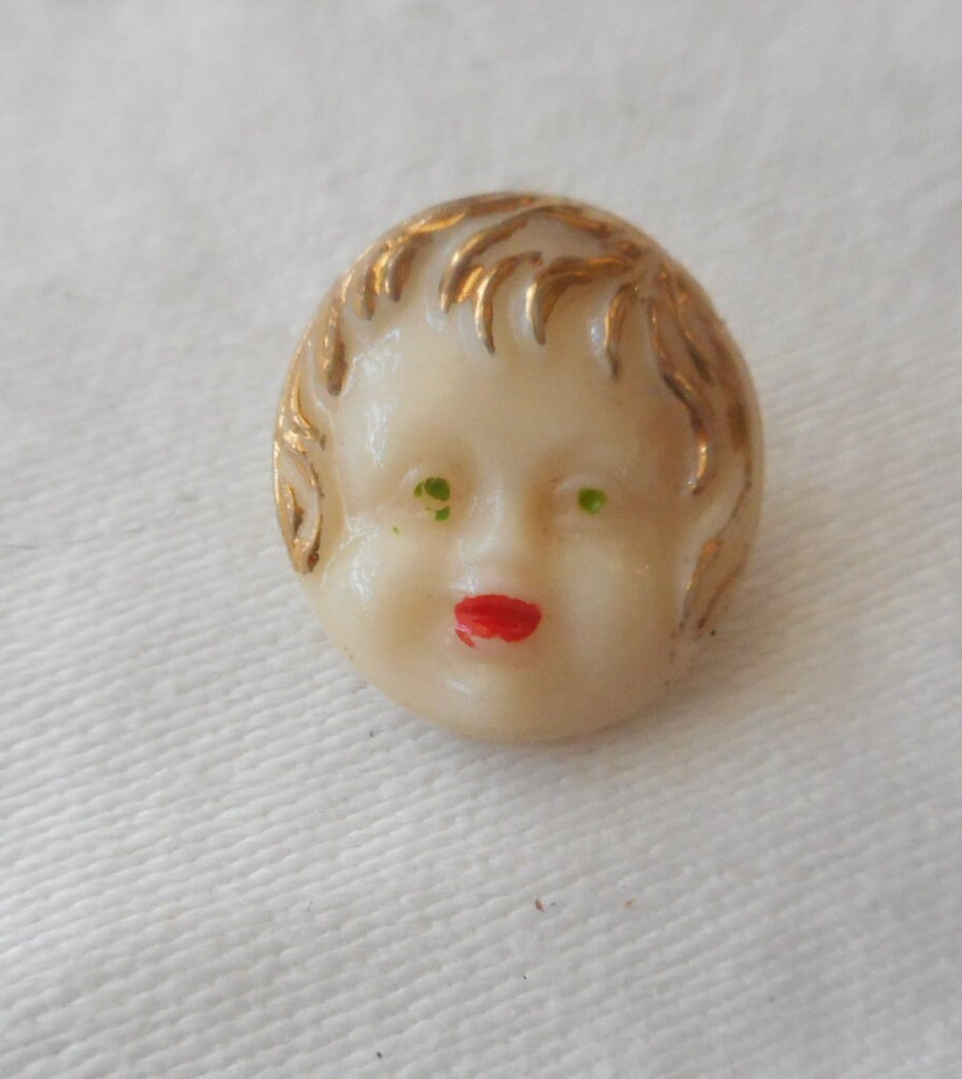 VINTAGE 9/16 Realistic Painted Child Face Beige Glass Costume Clothing ...