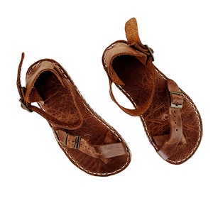 Womens Grounding New Crazy Brown Toe Ring Sandals | Minimalist Sandals ...