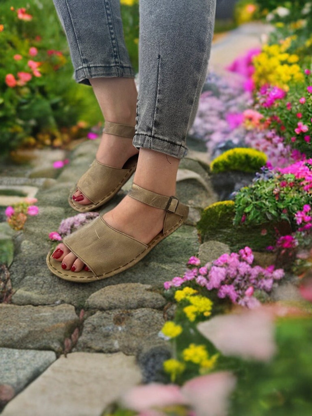 Womens Grounding Sandals With Copper Rivet | New Visions Leather ...