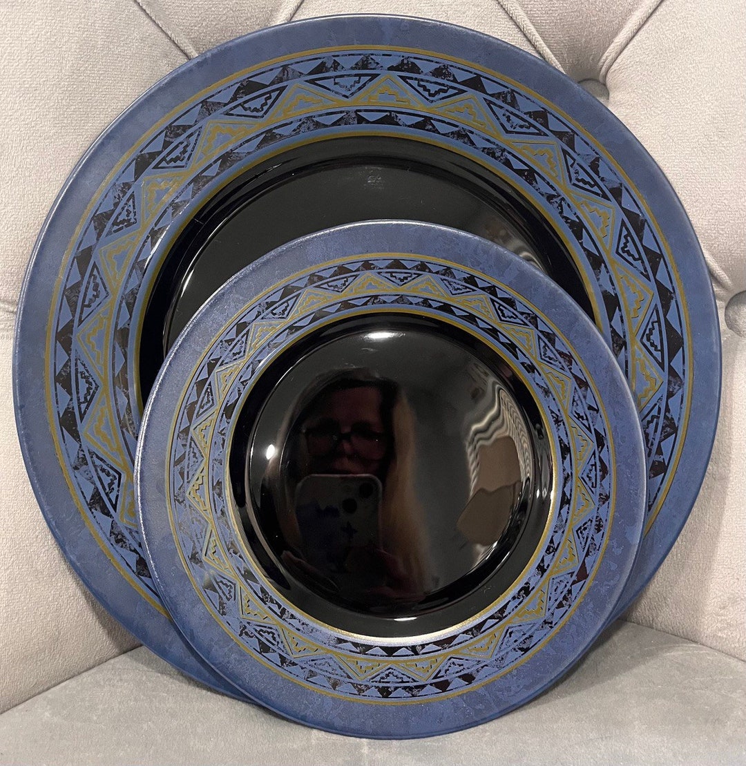 Set of Eight Arcoroc Yucatan Pattern Dinner Plates Blue Black Design ...