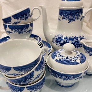 Vintage Set of Nineteen Pieces KAHLA Made in GDR China Tea Set: Teapot, Sugar Bowl, Creamer, 5 ...