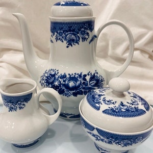 Vintage Set of Nineteen Pieces KAHLA Made in GDR China Tea Set: Teapot, Sugar Bowl, Creamer, 5 ...