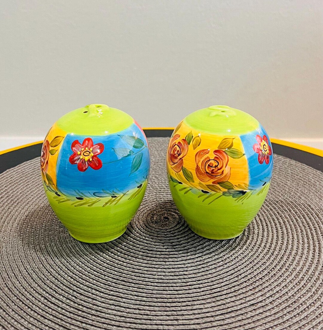 Vintage Mexican Hand Painted Ceramic Salt and Pepper Shakers 4" X 3 1/4 ...