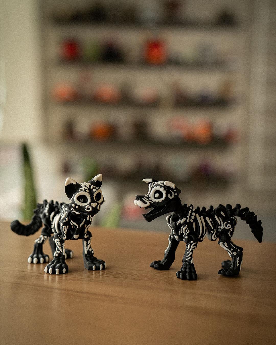 3D Printed Articulated Day of the Dead and Halloween Figures Cat and ...