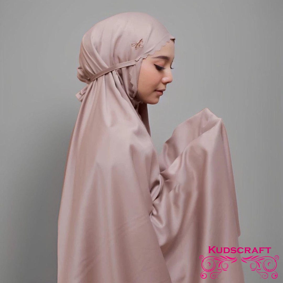 Alluna Lasercut Daily Prayer Set for Women - Nalla Edition, Women ...