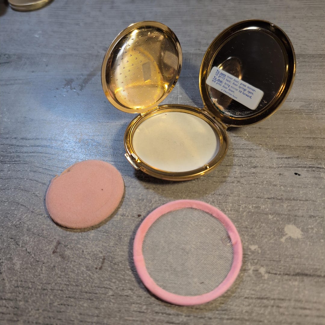 Vintage Stratton Made in England Gold Powder Compact New Never Used ...