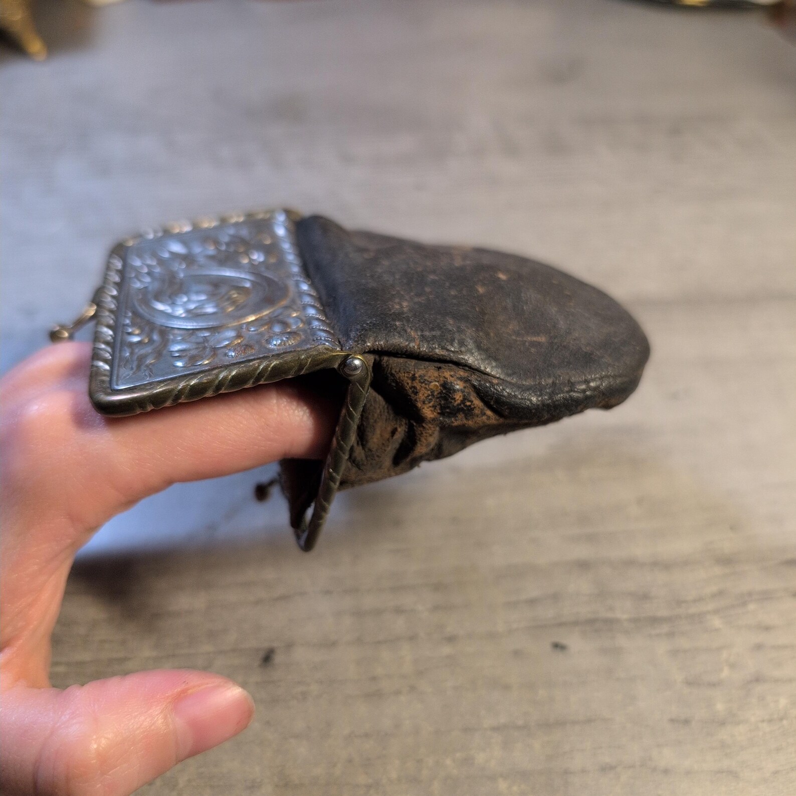Antique Edwardian Era Bank Coin Purse Leather Coin Purse With Embossed ...
