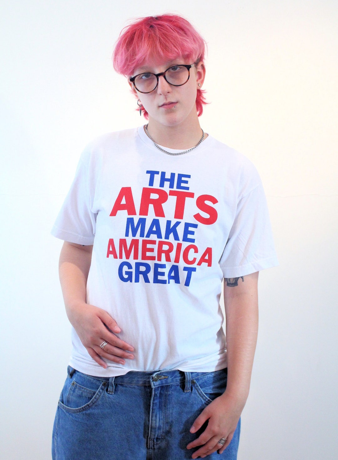 Y2K "the Arts Make America Great" T-shirt M, Vintage White Red Blue ...
