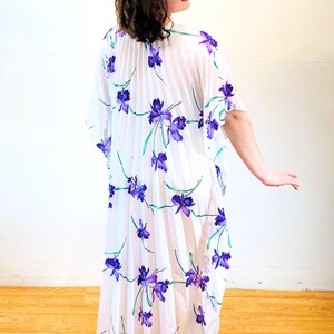 80s Floral Caftan OSFA, Vintage White Purple Iris Flower Print Pleated ...