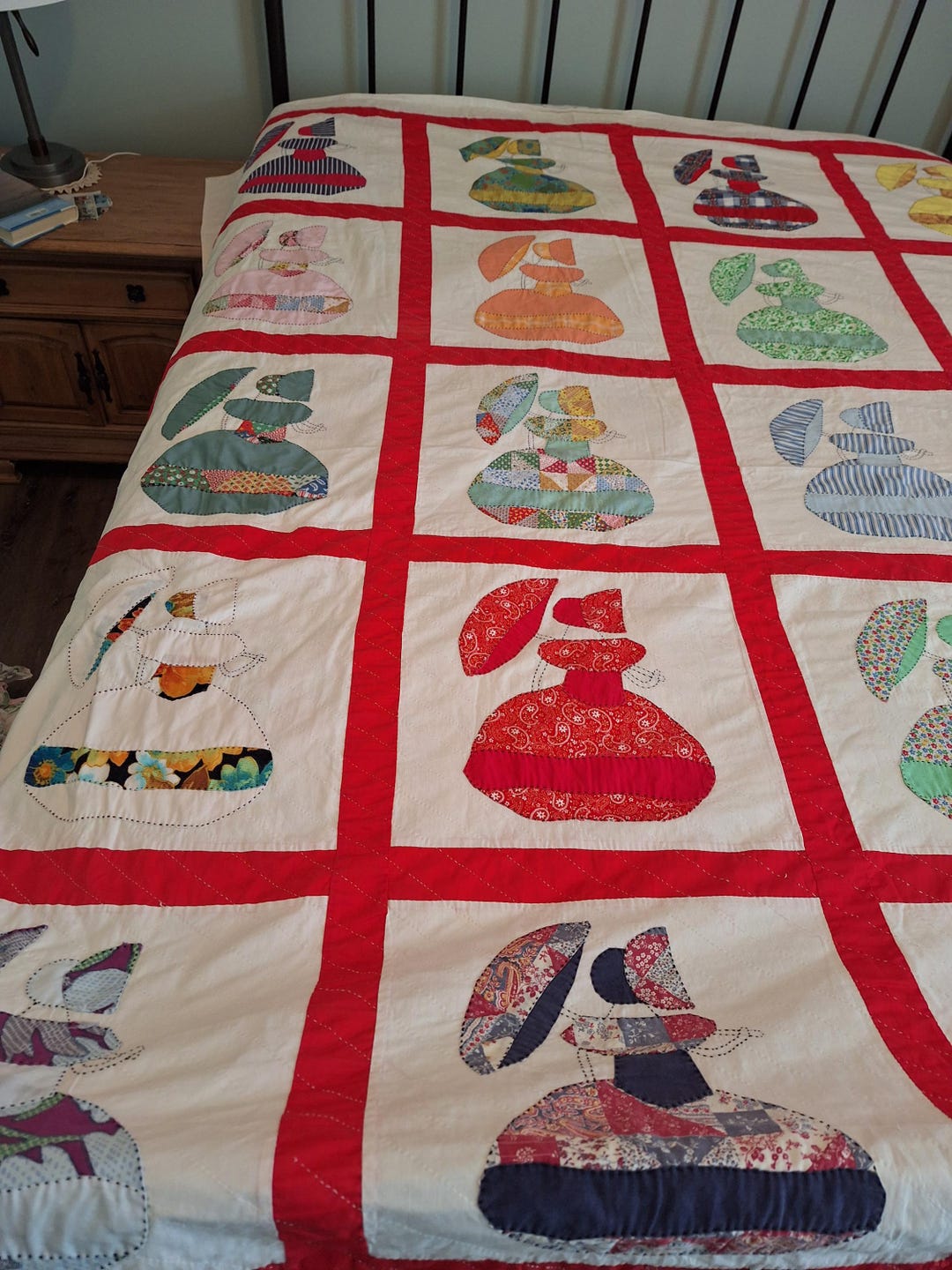 Summer Quilt in Parasol Petticoat Design. Lightweight and so Pretty. 74 ...