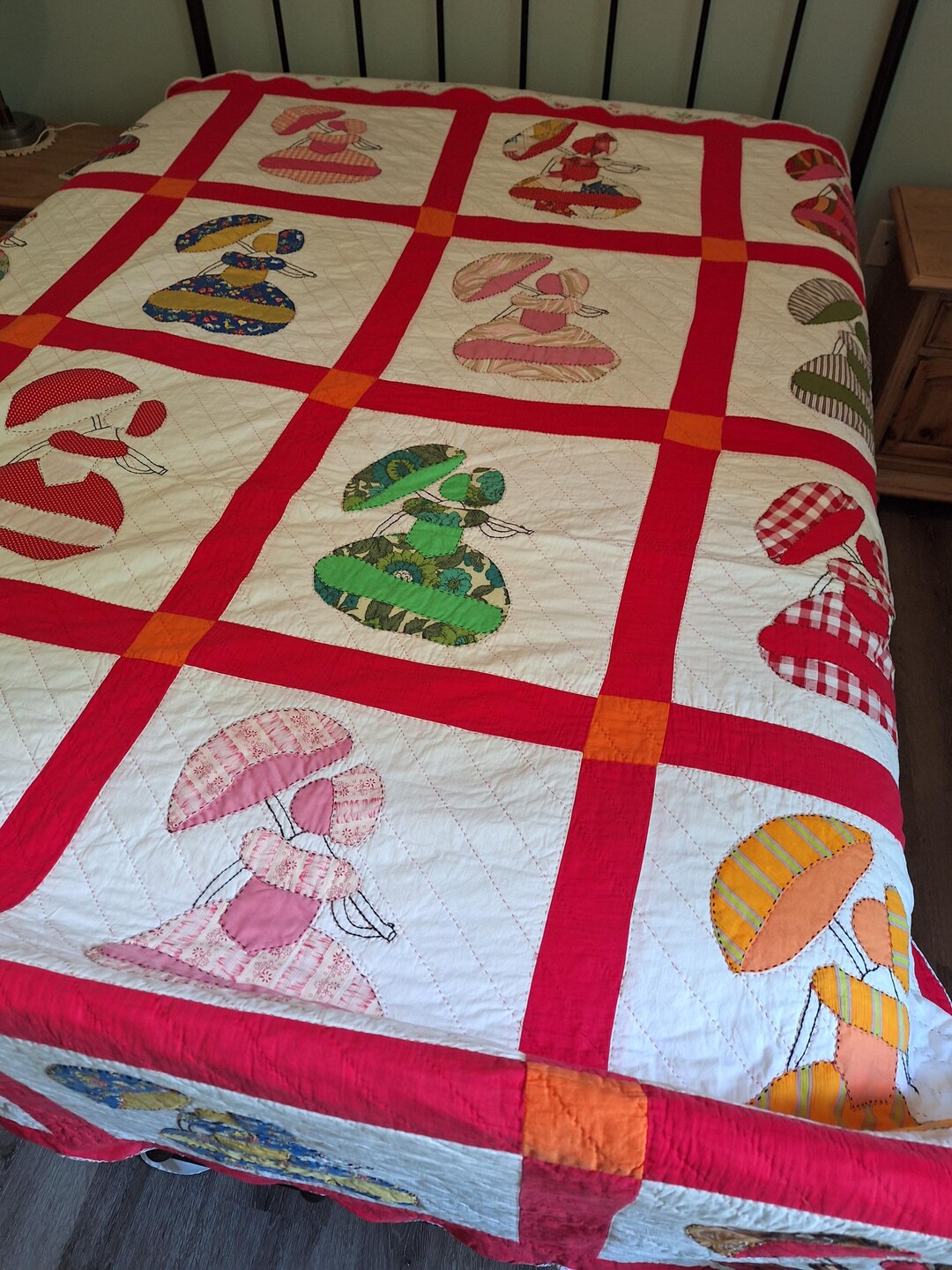 Vintage Summer Quilt in the Parasol Petticoat Pattern. Hand Quilted ...