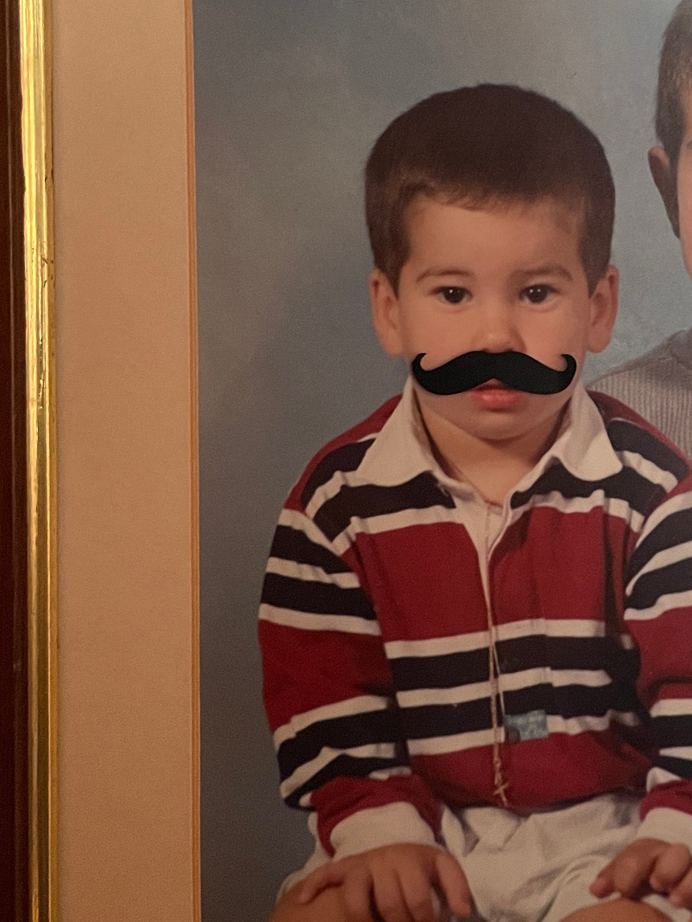 Mustaches for Weddings, Birthday Parties, Pranks at Friends' Homes, Smartphone, Stick-on Face ...