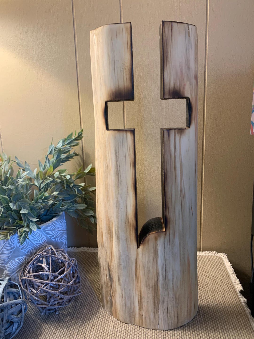 Wood Cross Table Decoration. Beautiful Tabletop Cedar Wood Slab Cross ...
