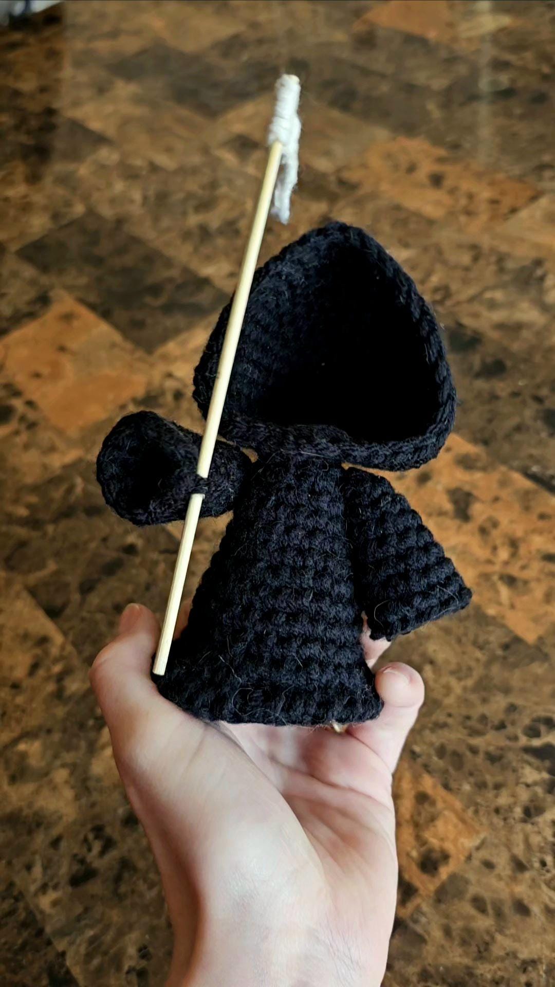 Small Grim Reaper Crochet Amigurumi - Cute & Spooky Halloween ...