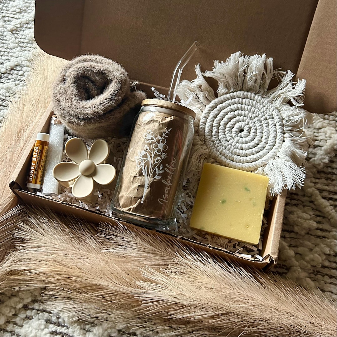 Personalized Birth Flower Birthday Gift Box for Mom Sister Best Friend ...