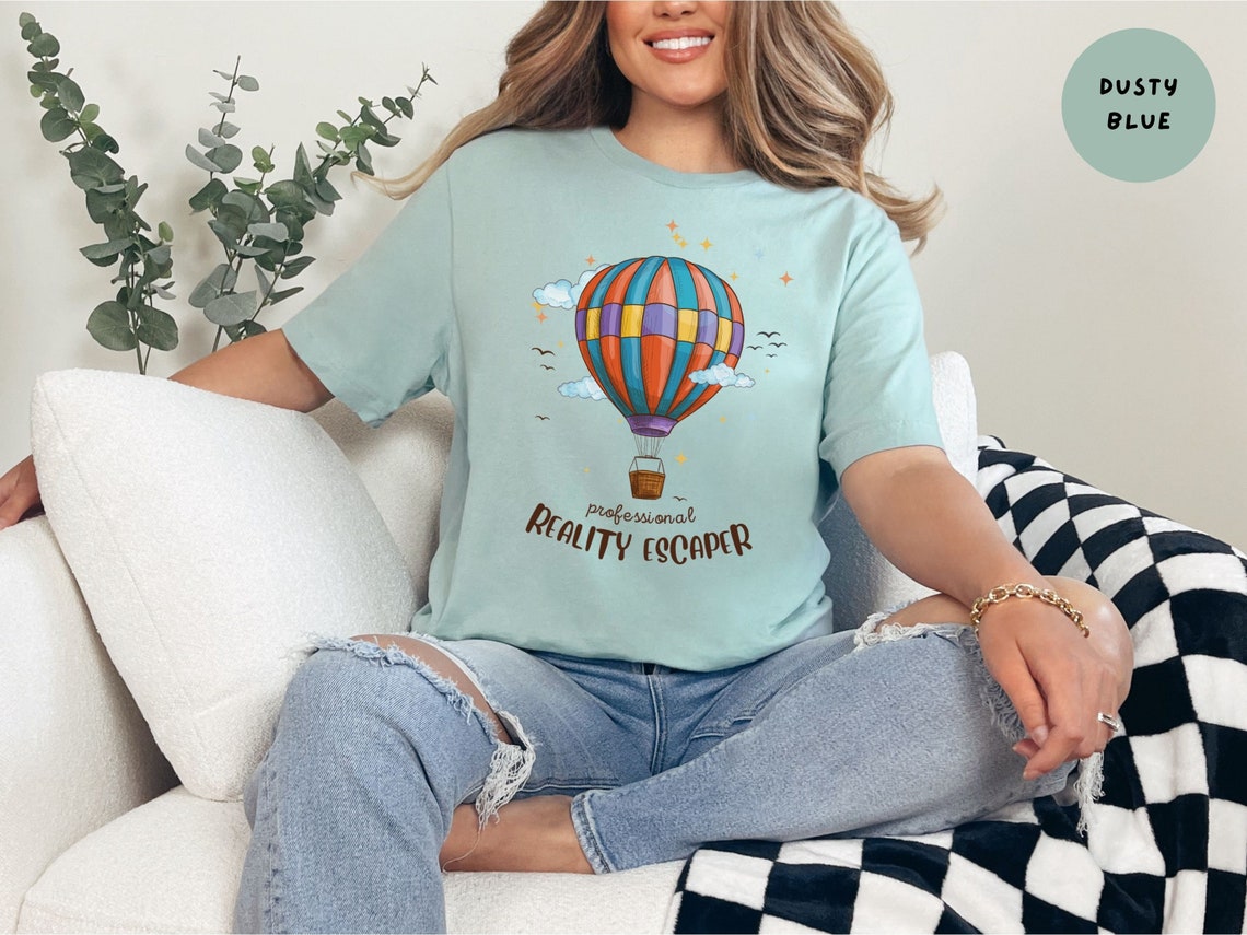 Professional Reality Escaper T-shirt, Day Dreamer Tee, Cool Free Spirit ...