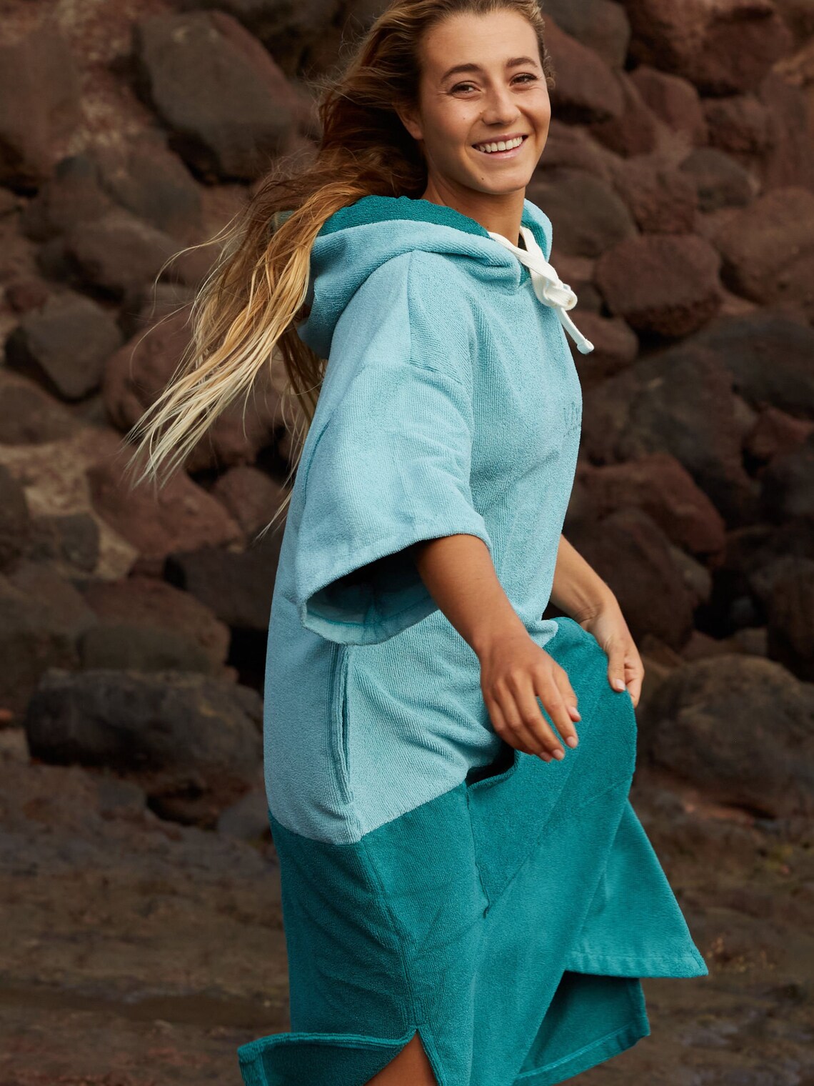 Unisex Hooded Towel Poncho Changing Robe for Drying at the Beach, Surf ...
