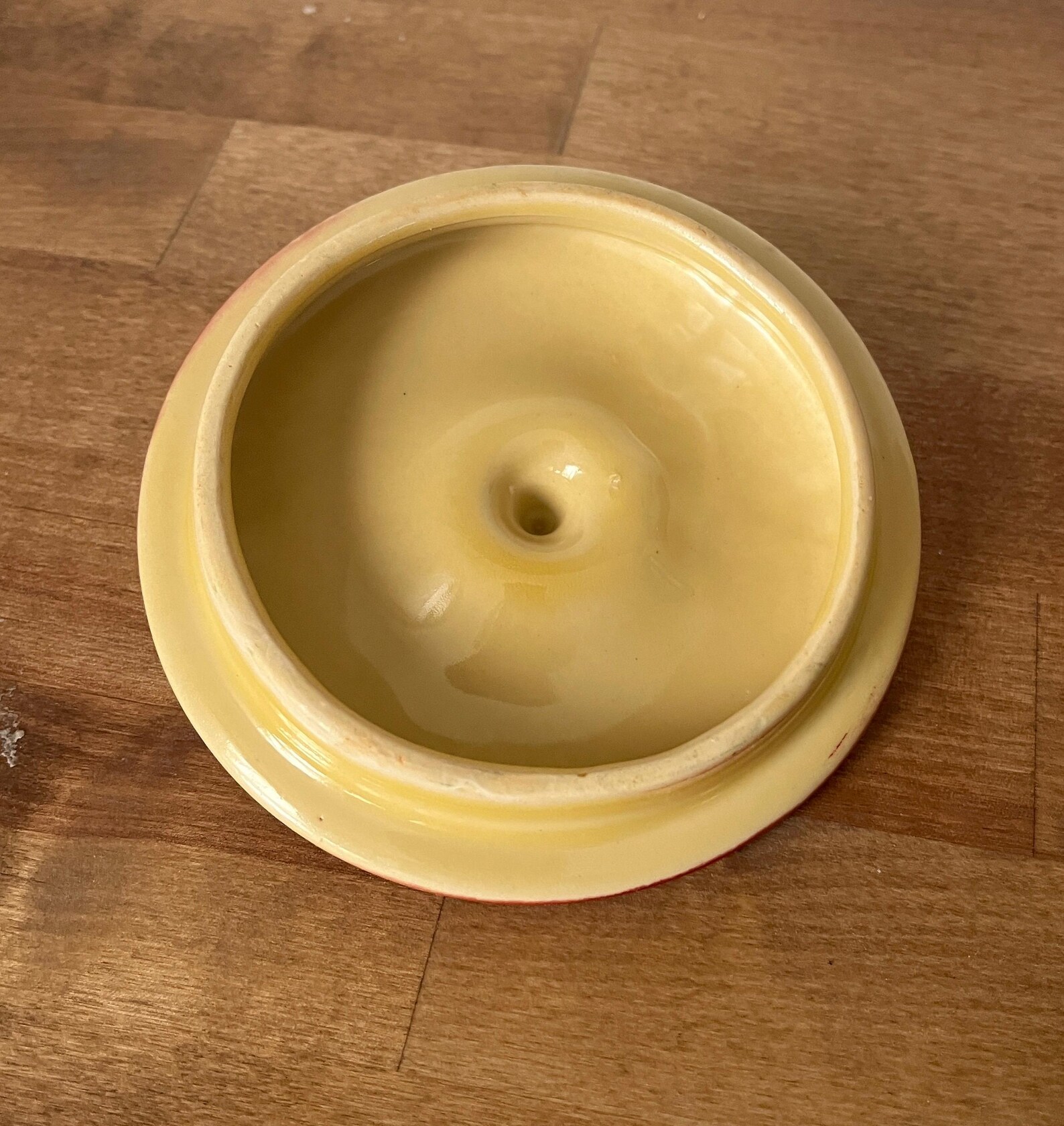 Vintage 1940’s Hull Blushing Apple Grease Jar W/ Salt & Pepper Shakers ...