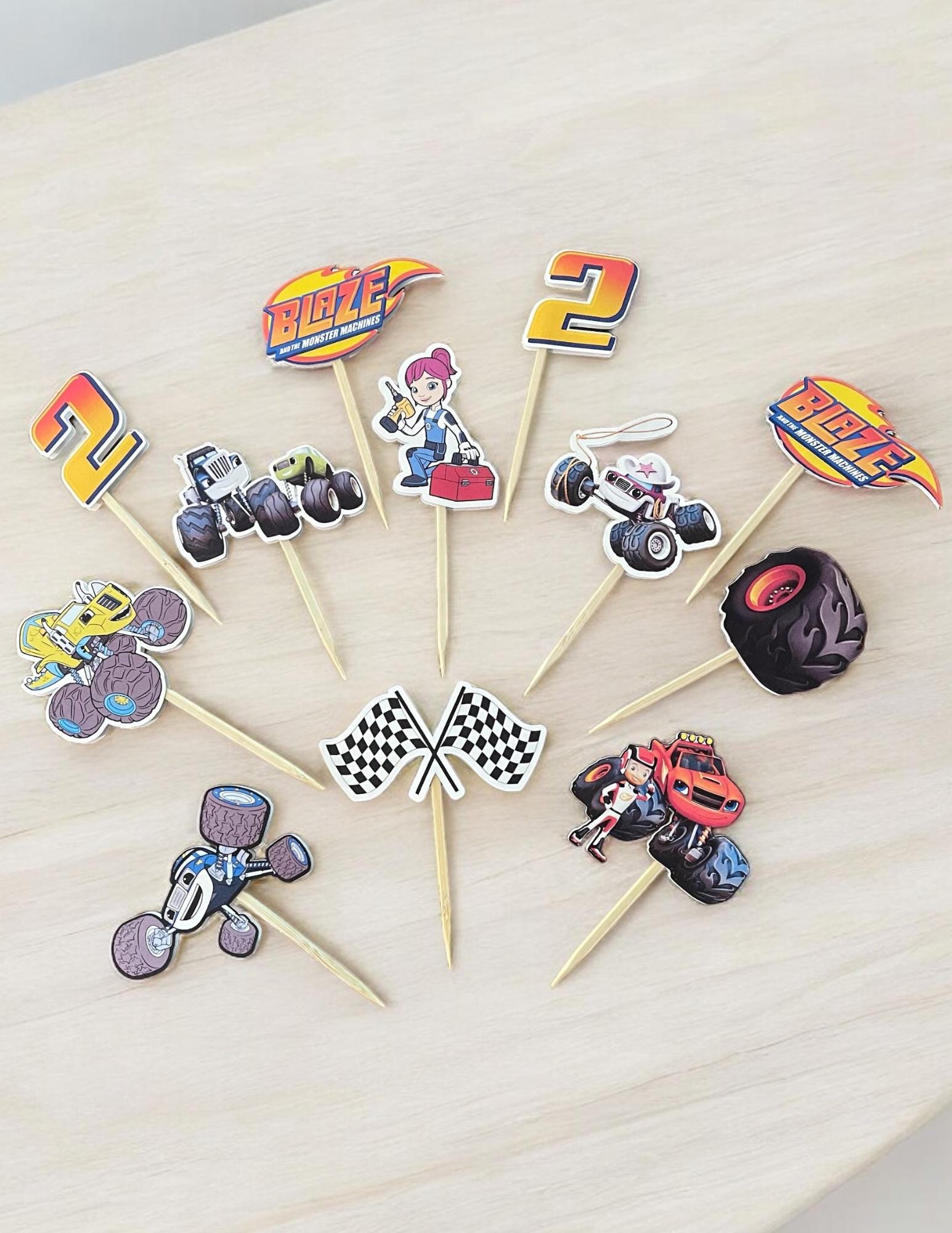 Blaze and the Monster Machine / Cupcake Toppers / Blaze Cupcake Toppers ...