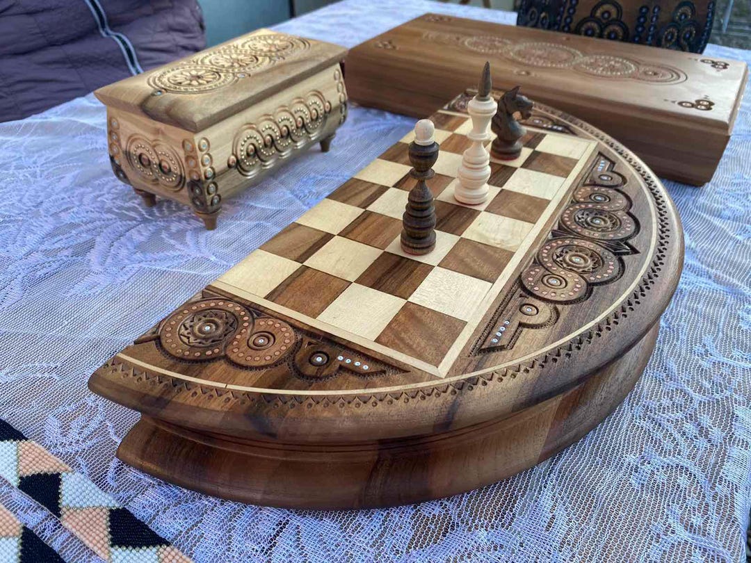 Handcrafted Round Walnut Chess Set: Luxury Carved Wooden Board & Pieces ...