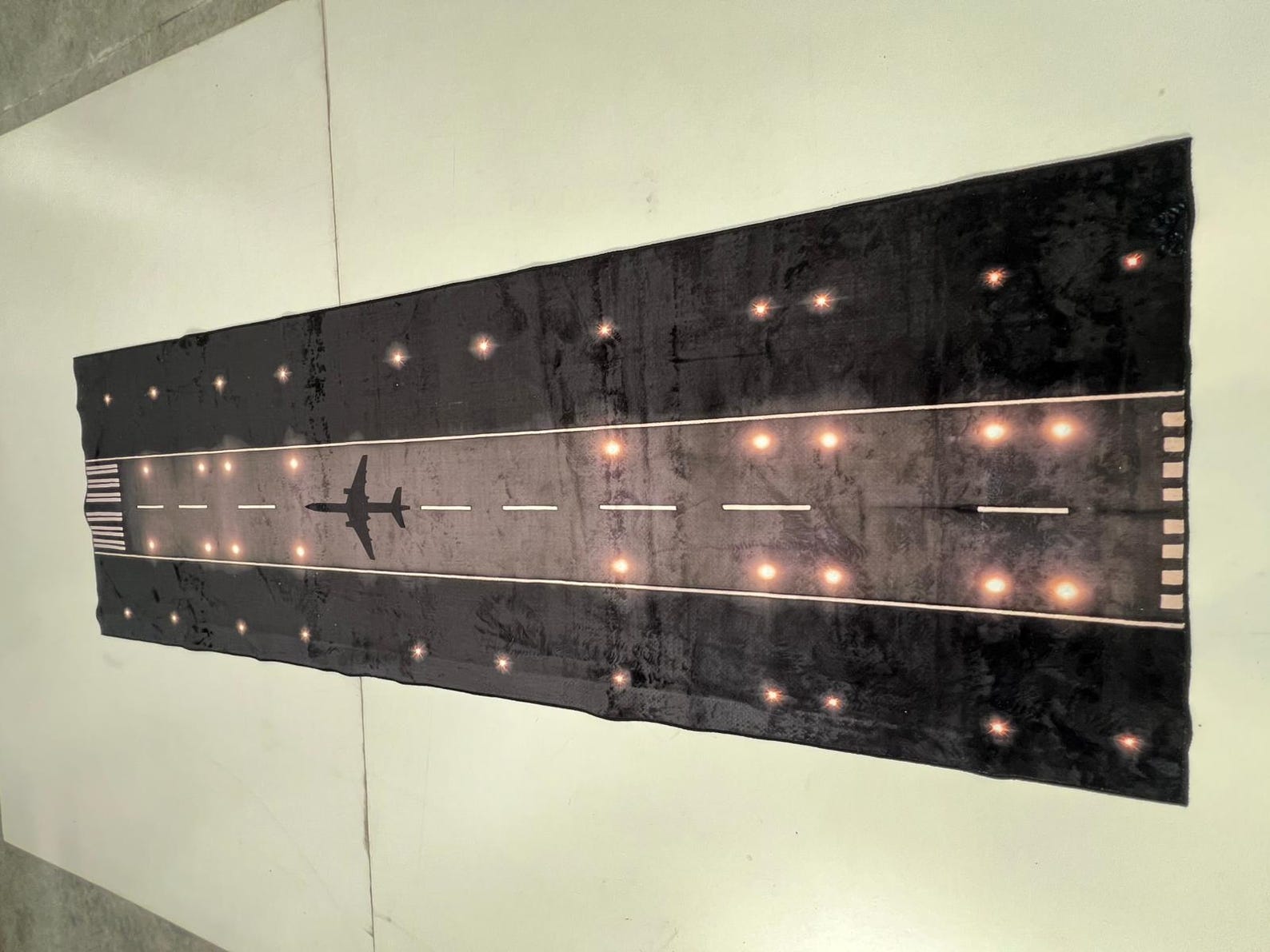 Airplane Runway Rug: Kids Room Decor With Runway Light Effect ...