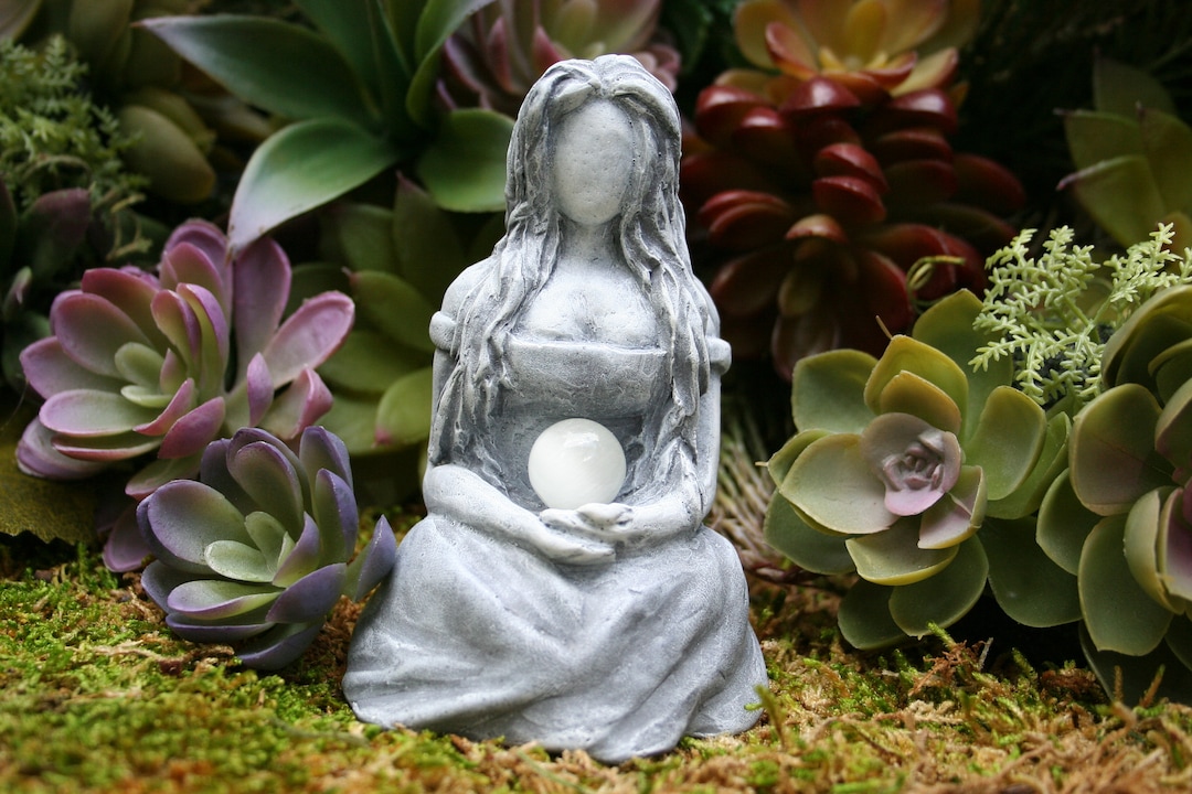 Moon Goddess Statue - "goddess Selene" - Larger 4" Size Goddess Statue ...